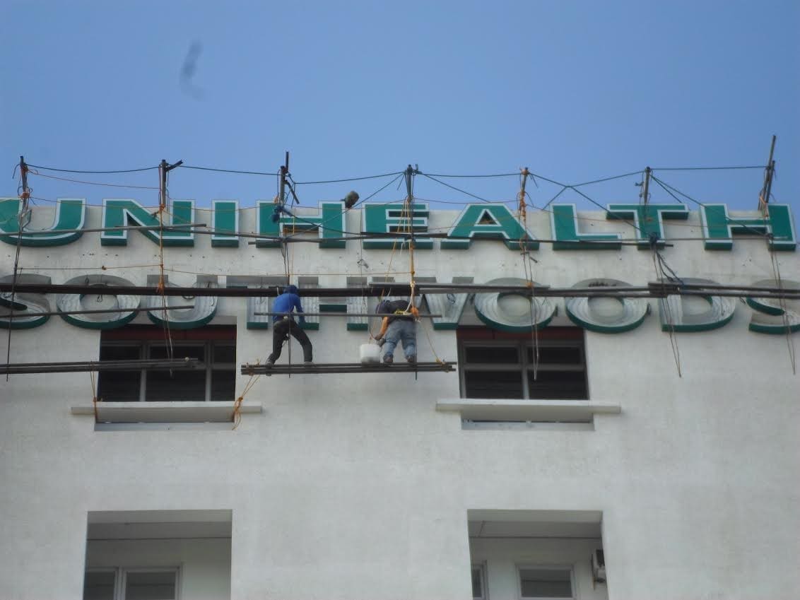 Acrylic Signage for Hospitals and Schools | M&G Global Ads